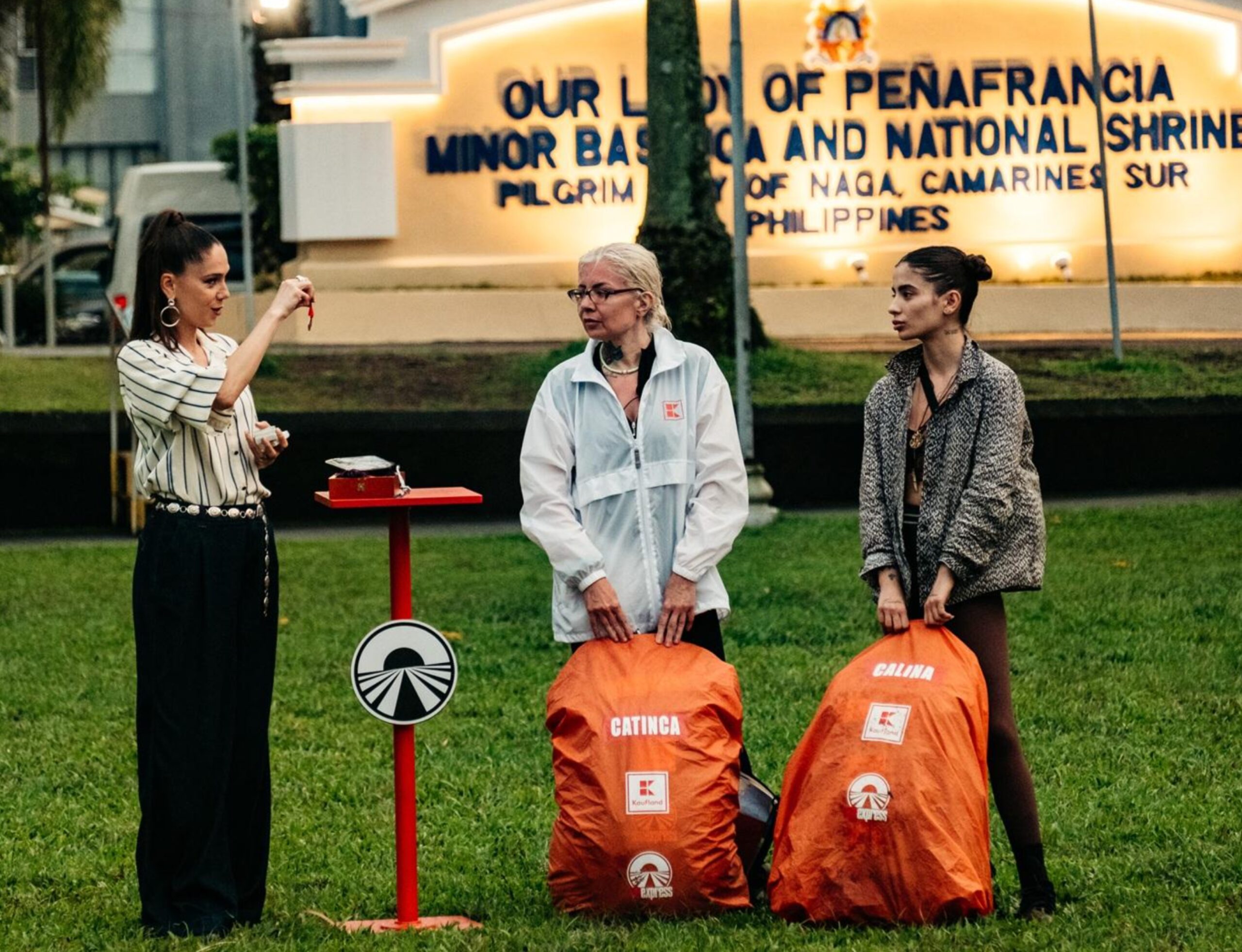Câți bani au încasat Calina și Catinca Roman, după eliminarea de la ...