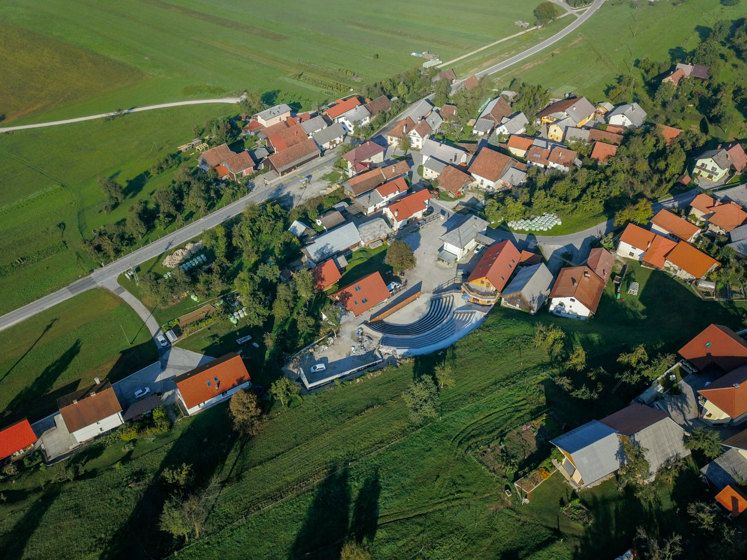 Localitatea din România unde casele se vând la prețul unei mașini! Cât ...