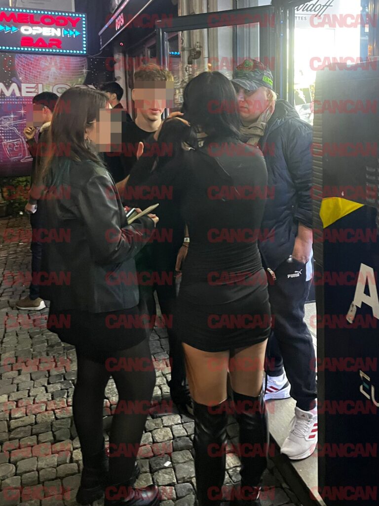 Celebra Nikita şi-a încordat muşchii şi i-a luat la rost pe fani. După ...