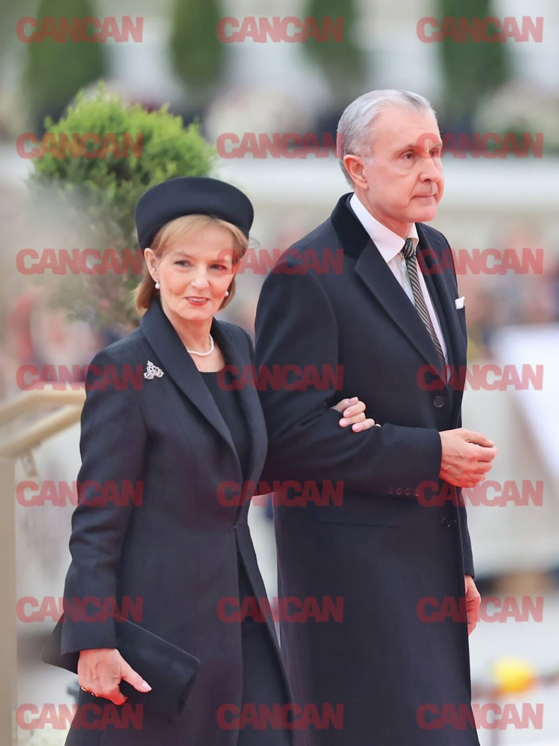 Ce a făcut mulțimea când Principesa Margareta și Principele Radu au ...