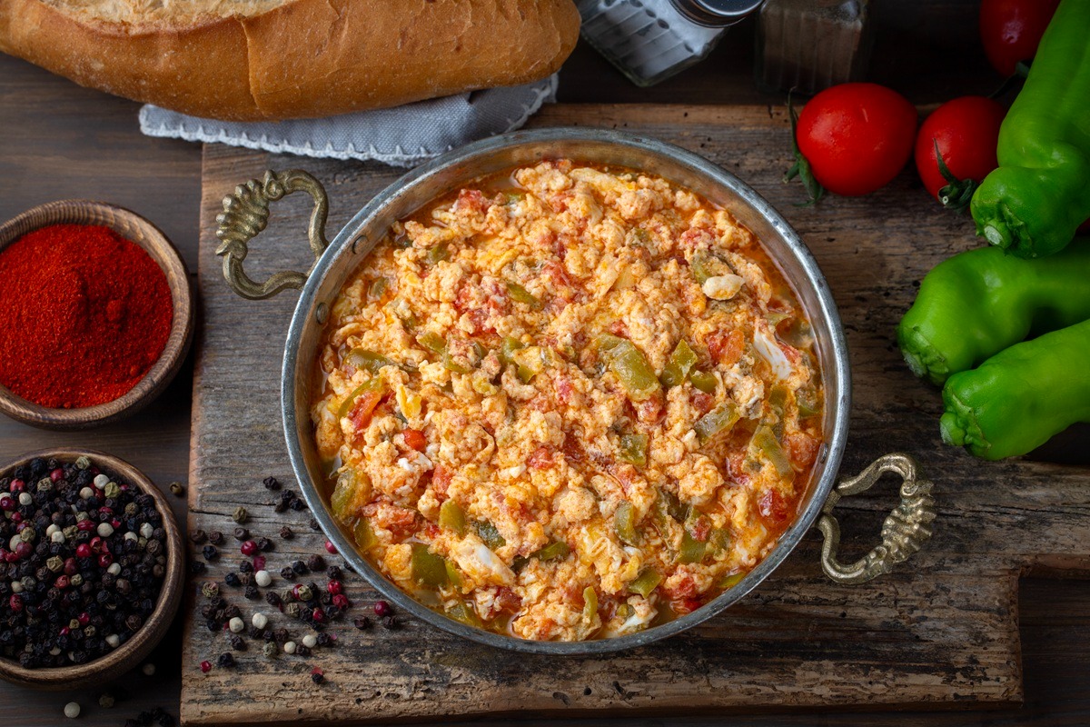 Cum se face celebra omletă turcească. Ingredientul care nu trebuie să ...