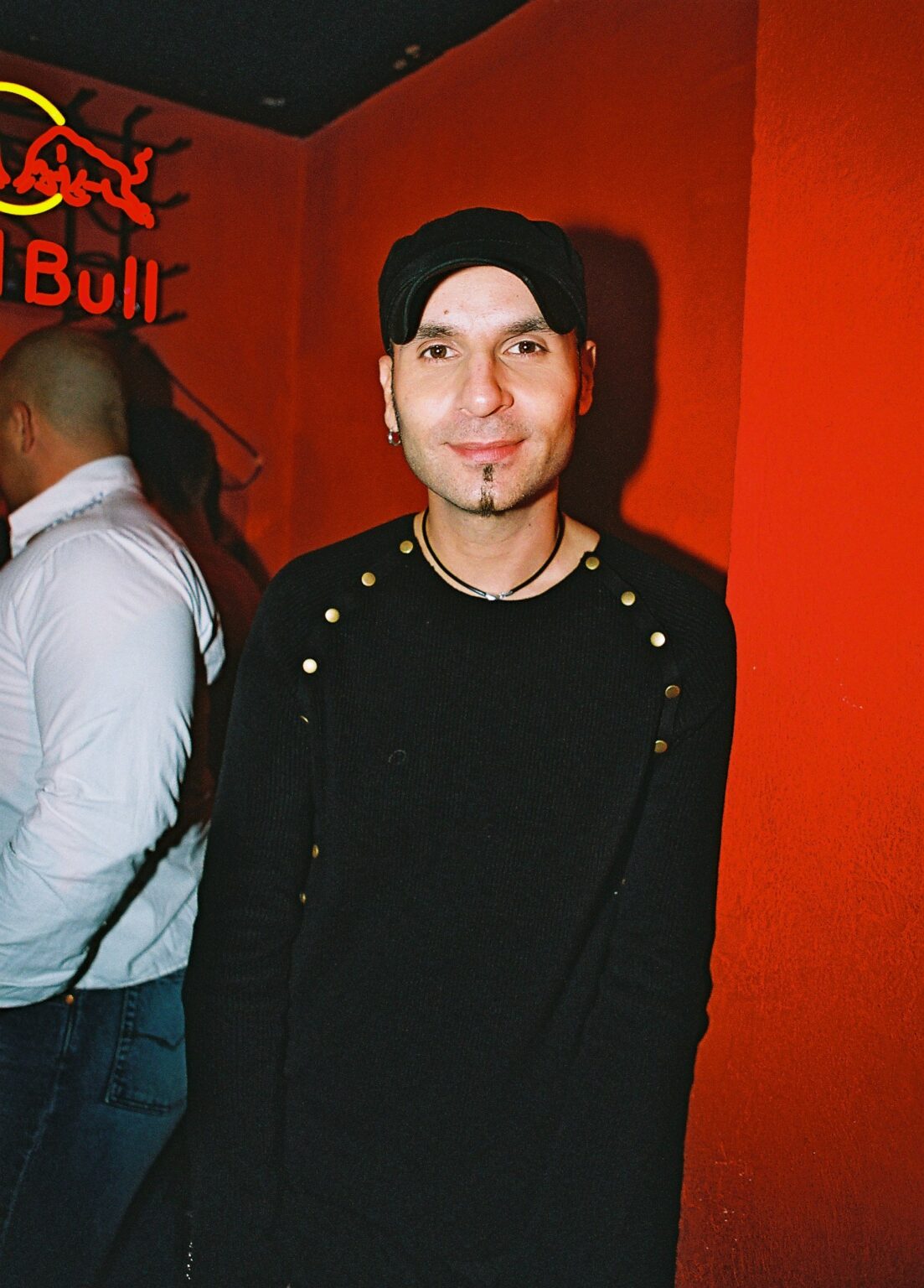 Mircea Zara, vampirul care prezenta muzica la TV în anii 2000. Omul ...
