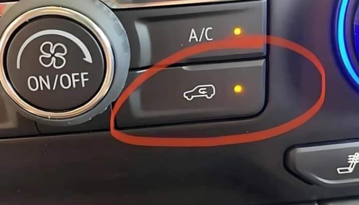 Puțini șoferi știu rolul acestui buton. Cum se folosește, de fapt