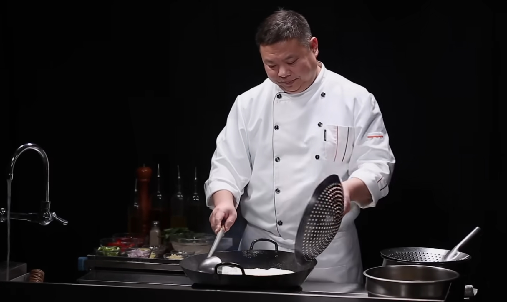 Chef John gătește Pui cu Chilli – explozie de arome Indo-Chineze direct ...
