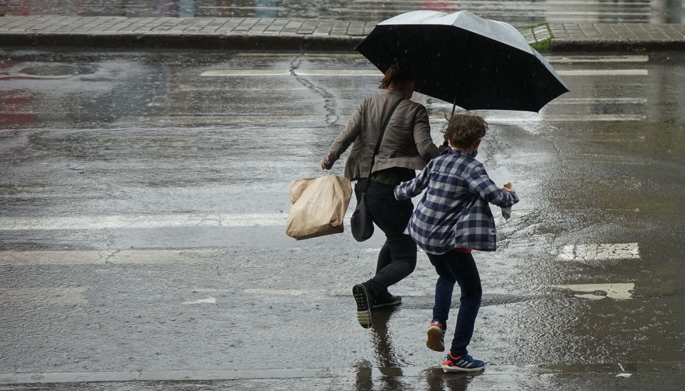 Prognoza meteo azi, 10 martie 2026. Ploile își fac apariția în est, dar ...
