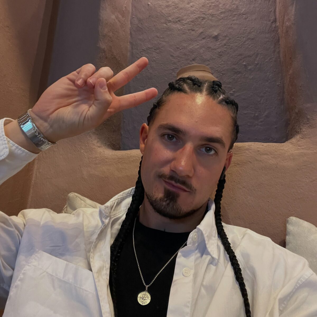 Cine este Vlad Calomfir de la Insula Iubirii 2026, câți ani are și cu ...